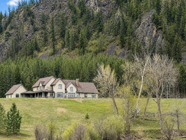 22 Woods Rose Ln, Plains, MT 59859