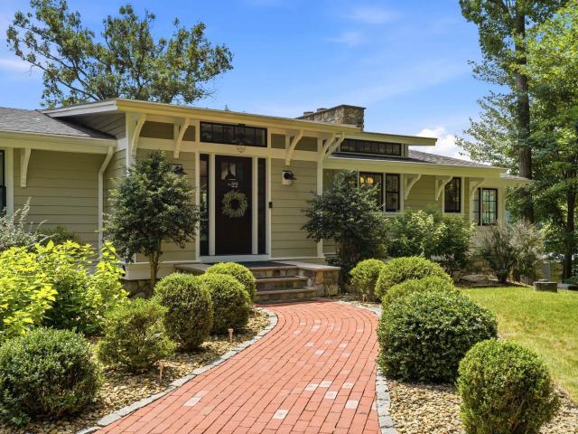 22 Woodvue Road