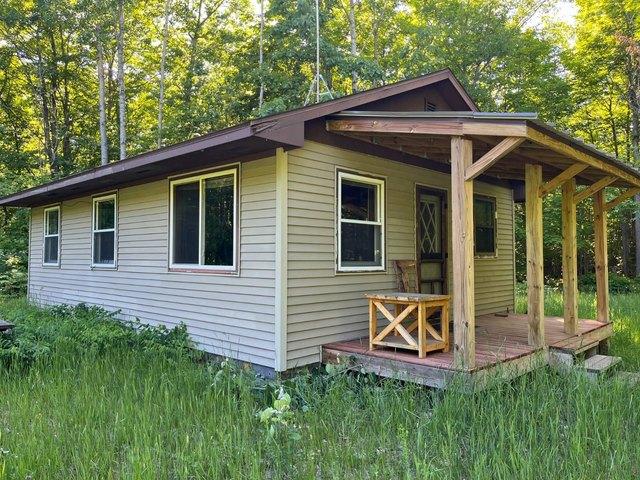 22 Wysinski Rd, Hurley, WI 54559