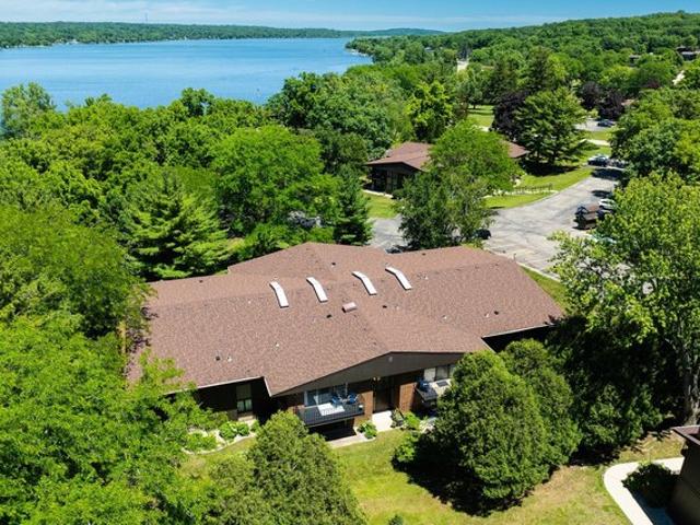 22 Zurich Ct Unit 22 06, Geneva, WI 53147