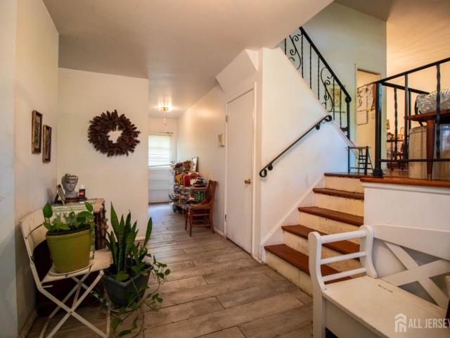 22 Agate Road