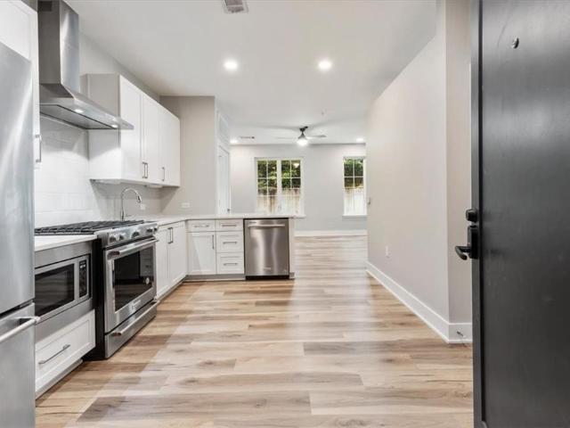 22 Airline Street NE 106
