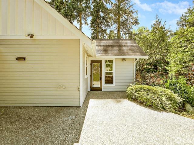 22 and 31 Pebble Lane