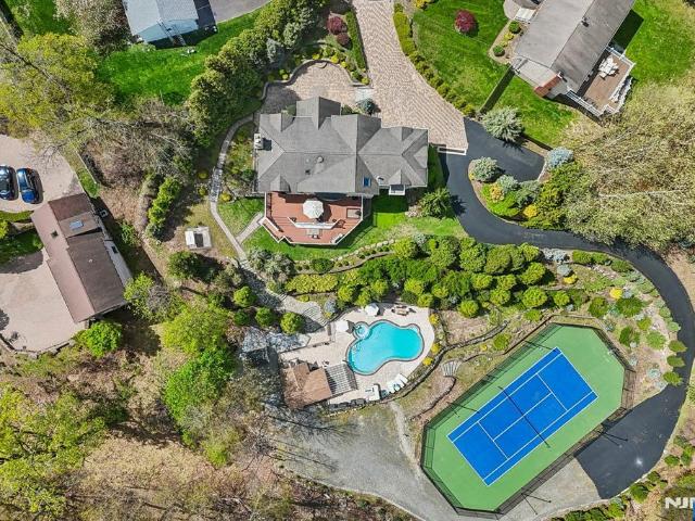22 Anton Court