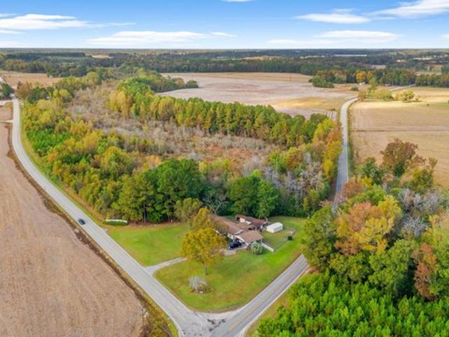 22 Arnette Rd, Dillon, SC 29536