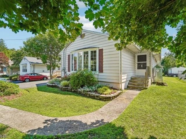 22 Arlington Ave, Mount Arlington, NJ 07856