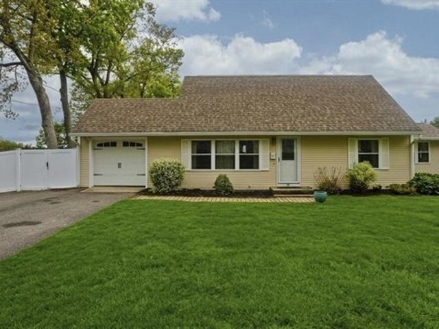 22 Audley Rd, Springfield, MA 01118