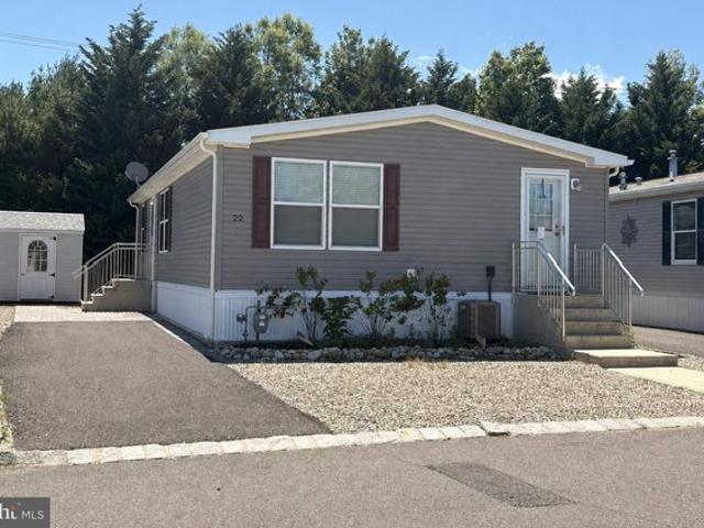 22 Baltimore Ave, Manahawkin, NJ 08050