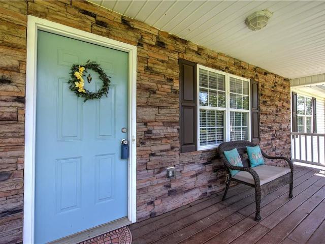 22 Bay Court SW