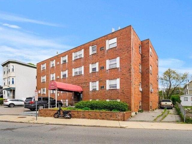 22 bedroom, Chelsea MA 02150 104762020