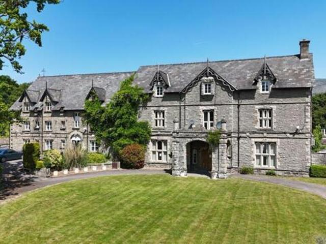 22 Bedroom House Wye Powys LS99290089