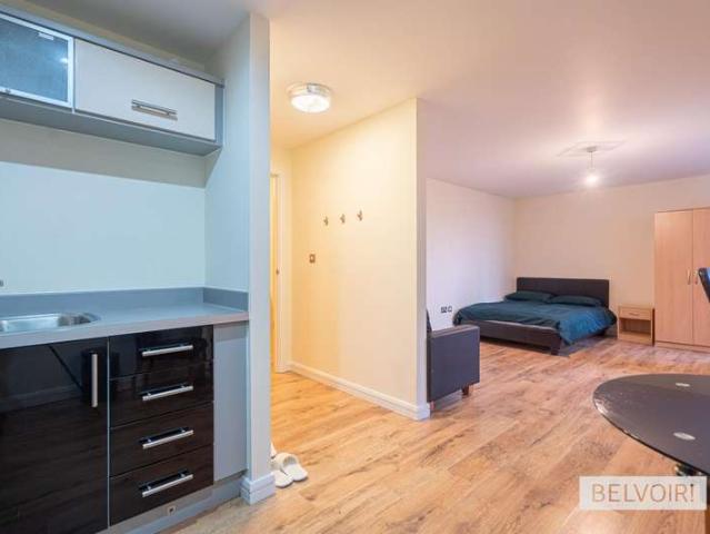 22 Bedroom Studio Flat
