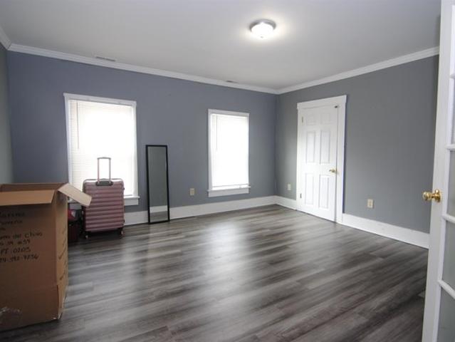 22 Beech St, Nashua, NH 03060
