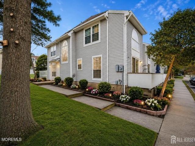 22 Borell Sq, Parlin, NJ 08859