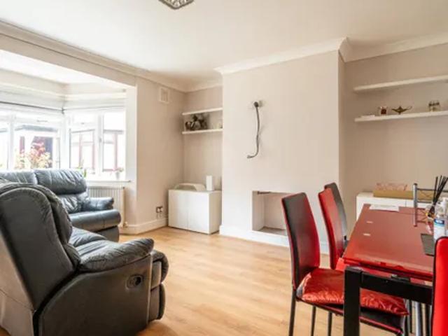 22 Bream Gardens, London, E6 6HX, United Kingdom | 3 bed apartment for rent #166047158 | Rentberry
