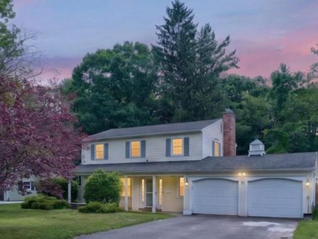22 Bri Lan Ave, East Greenbush, NY 12061