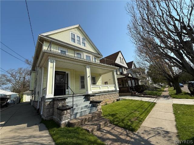 22 Briggs Avenue