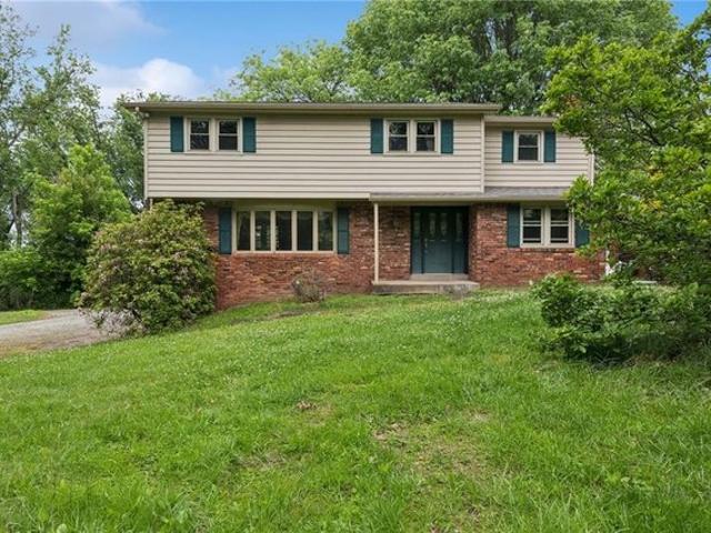 22 Buzzardtown Rd, Irwin, PA 15642