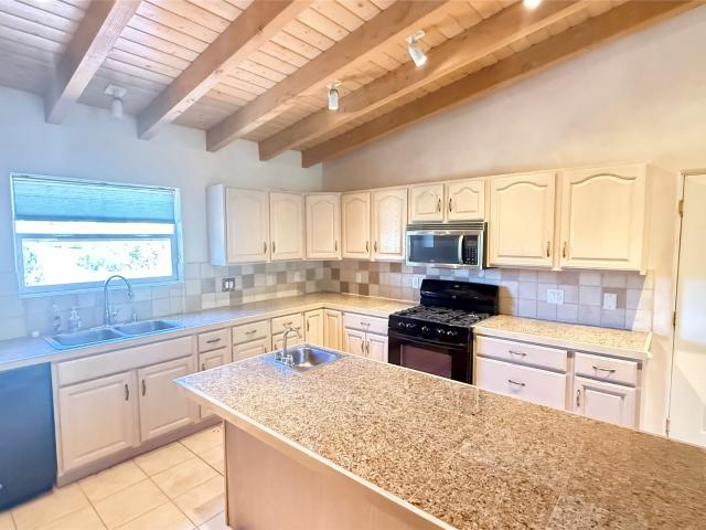 22 Camino Loma