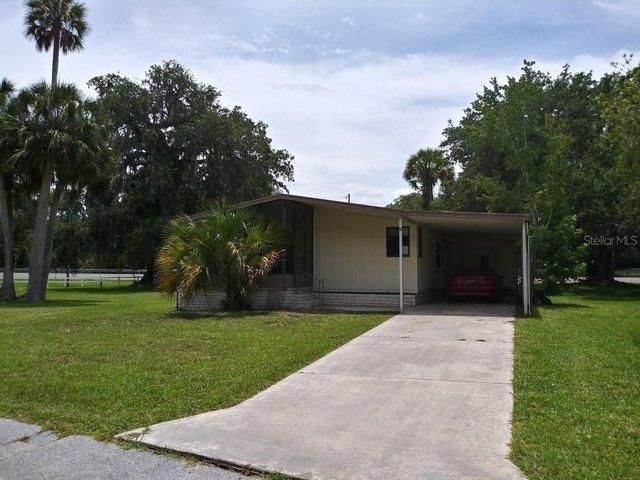 22 Canal Ct, Lake Panasoffkee, FL 33538