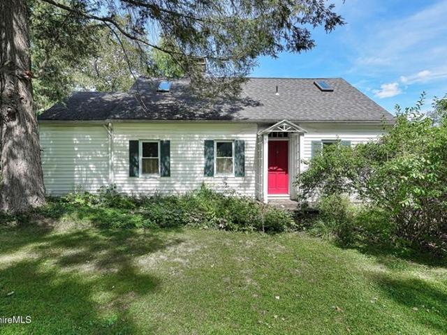 22 Castle Hill Ave, Great Barrington, MA 01230