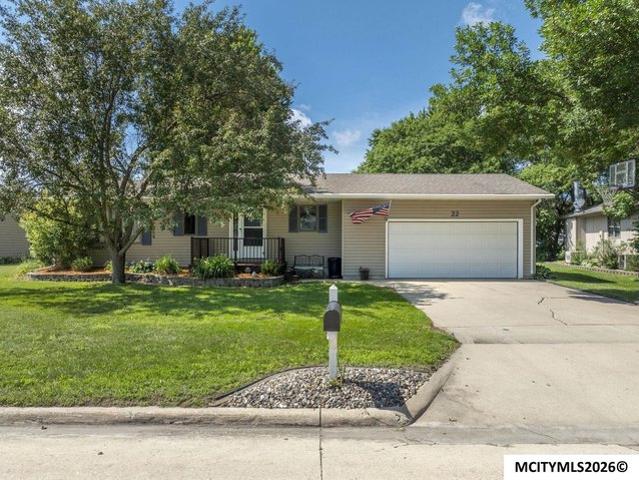 22 Charlestown Sq, Mason City, IA 50401