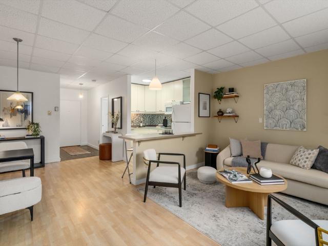22 Chestnut Pl, Unit M3, Brookline, MA 02445 | MLS #73491 | Compass
