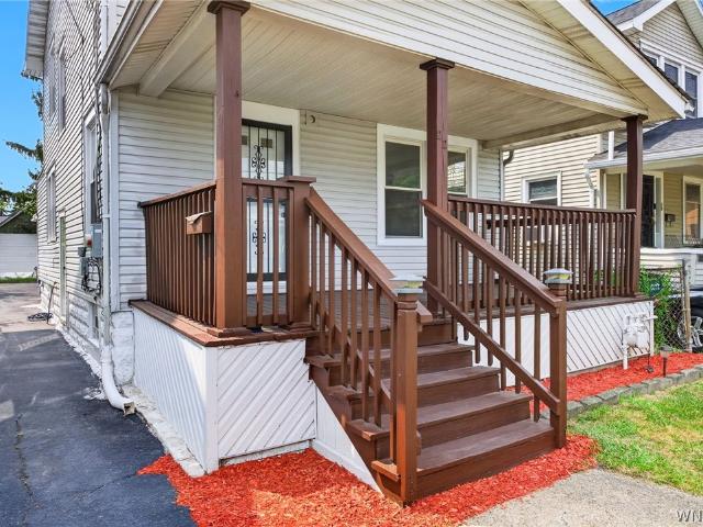 22 Comstock Avenue