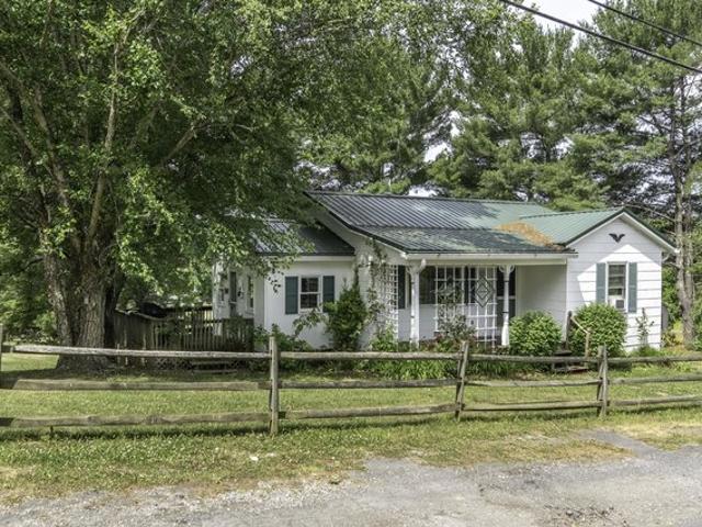 22 Conifer Ln, Lexington, VA 24450