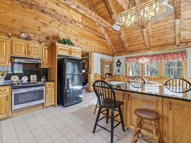 22 Country Ln, Berkley, MA 02779