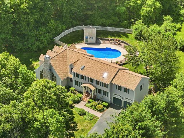 22 Clark Circle