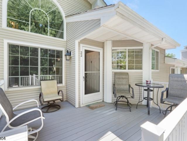 22 Crestmont Road