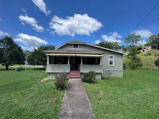 22 Cricket Ln, Cairo, WV 26337