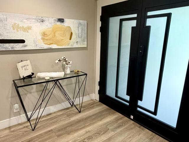 2/2 custom remodeled house