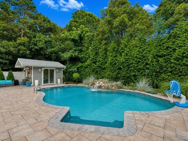 22 Deer Ave, Middle Island, NY 11953