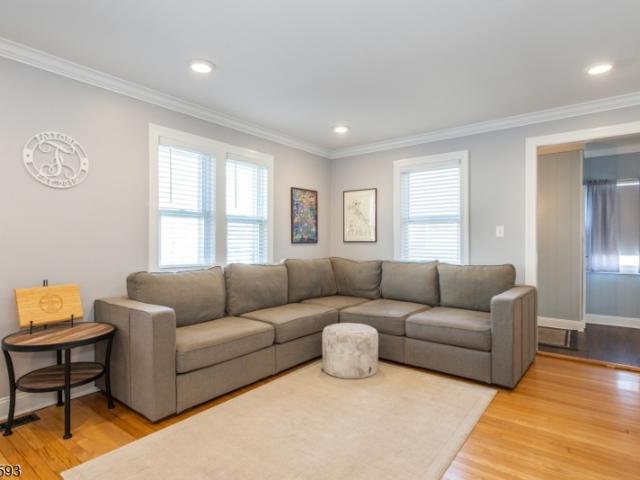 22 Delmar Ave