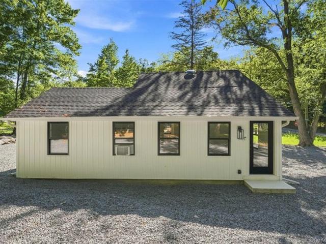 22 Downy Trl, Wurtsboro, NY 12790