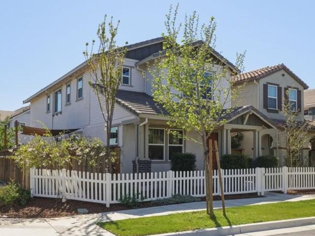 22 E Funderburg Blvd, Mountain House, CA 95391