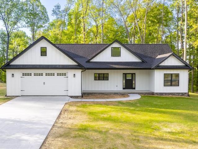 22 E Golden Island Dr, Nancy, KY 42544