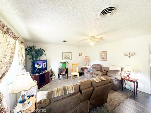 22 E Interstate Cir. Circle