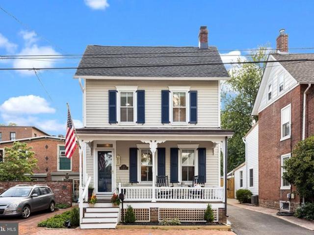 22 E Penn St, Newtown, PA 18940