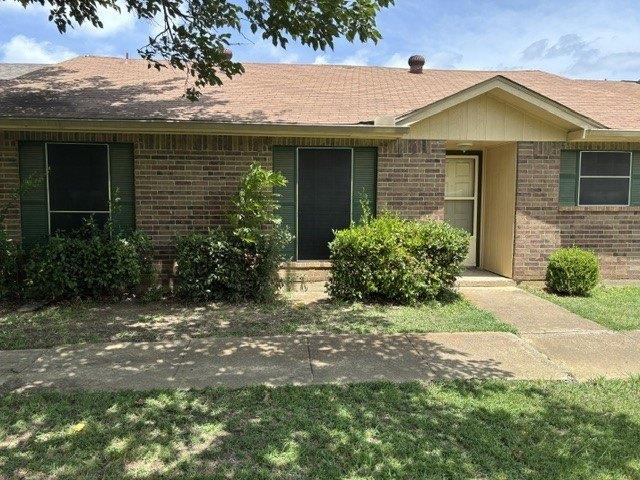 22 E Townhouse Ln Unit 31, Grand Prairie, TX 75052