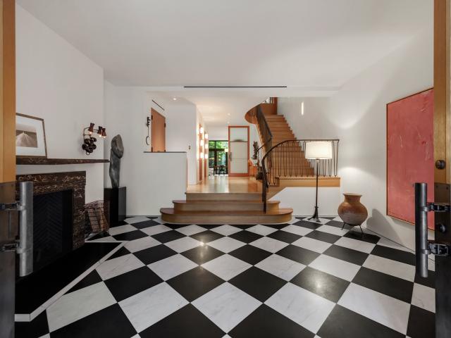 22 E 94TH Street