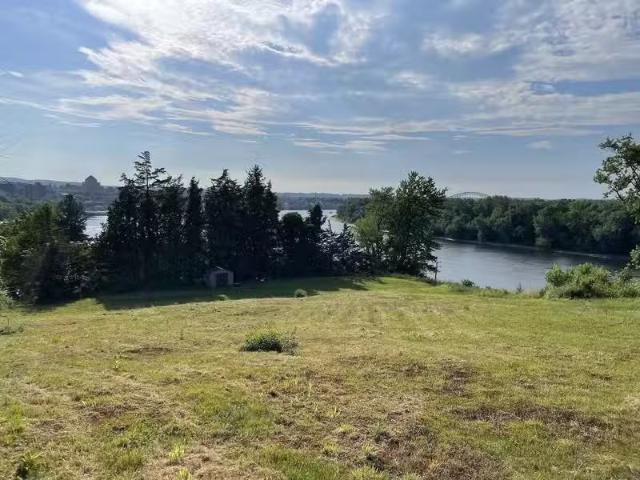 22 Eastern Drive, Middletown, CT 06457 650914425