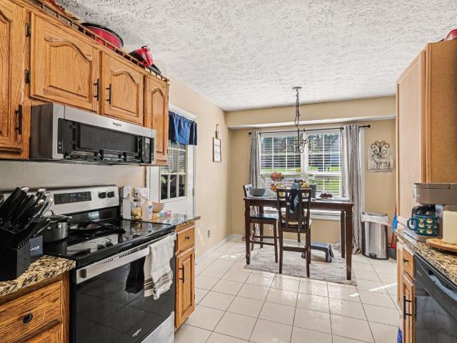 22 Edgewood Ct