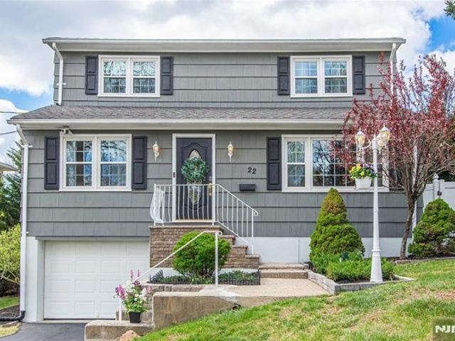 22 Elmwood Rd, Verona, NJ 07044