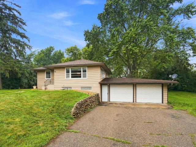 22 Elm Avenue S