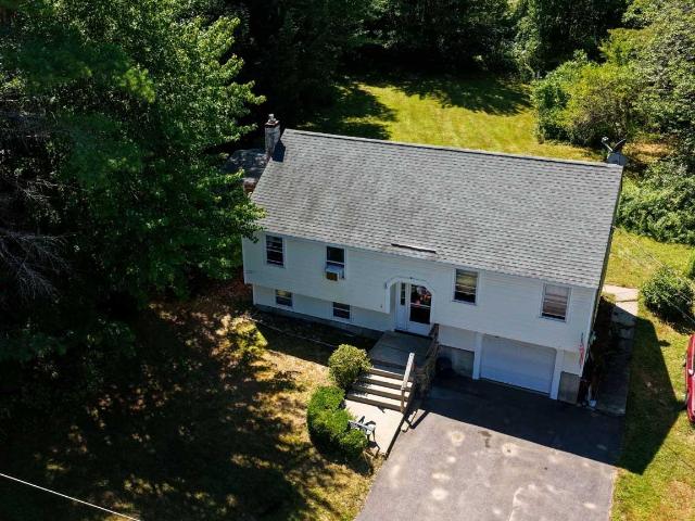 22 Ellen Lane