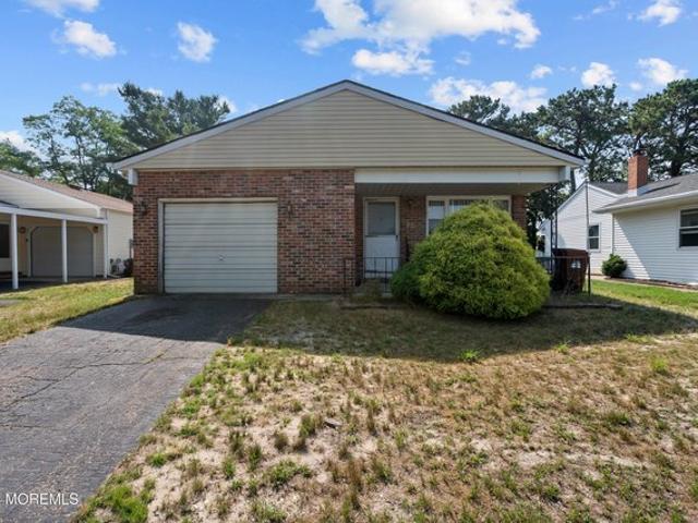22 Encinitas Dr, Toms River, NJ 08757