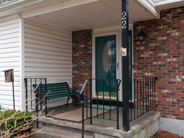 22 Fairway Boulevard